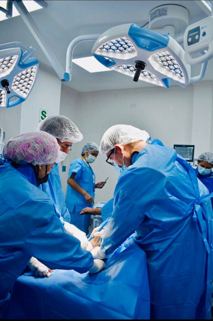 Traumatologo especialista en mano y muñeca Lima Perú